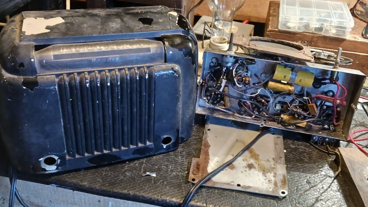 Part 1 Bendix radio that has had seen better days [Redneck Ways] - YouTube