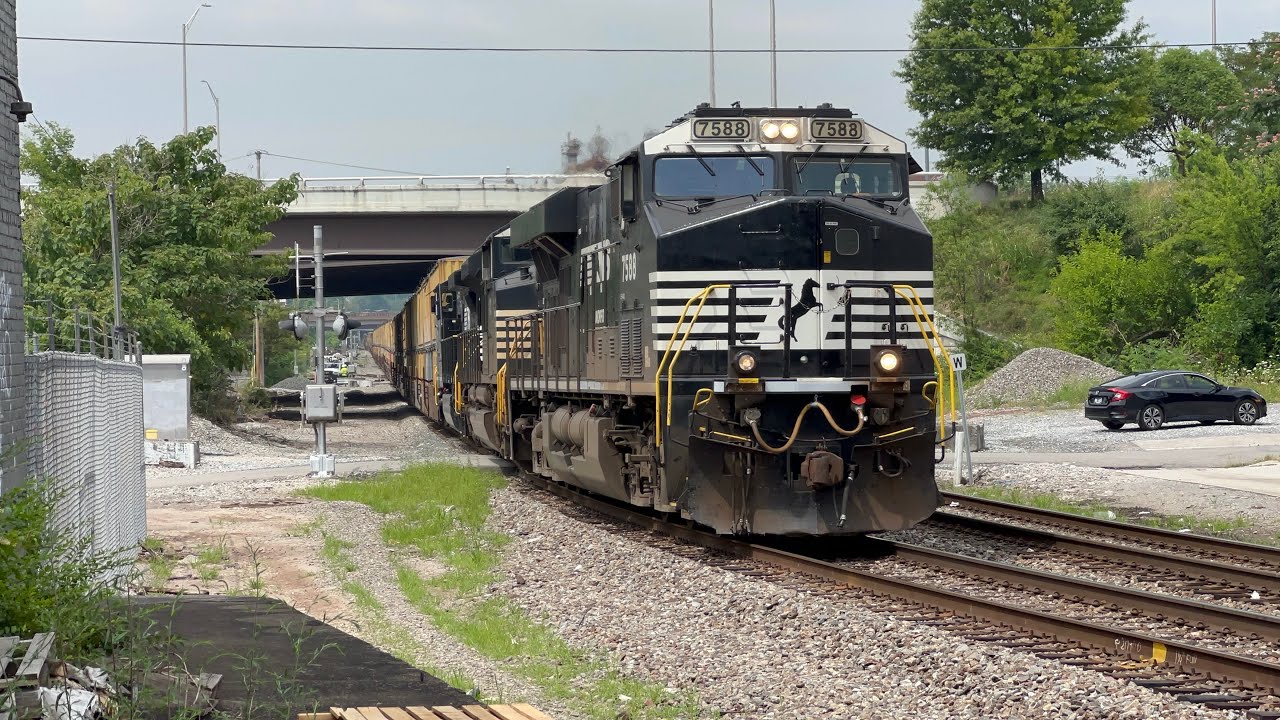 NS ES44DC 7588 w/ Nice K5HL Leads Empty Trash 12T on 6/19/24 - YouTube