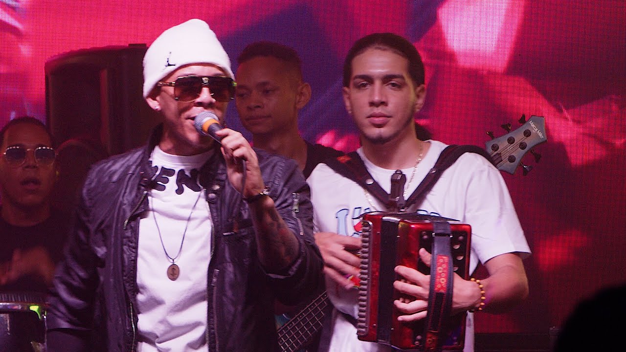 La Rubia y Yo En Vivo - El Rubio Acordeon Ft El Software Del Piano ...