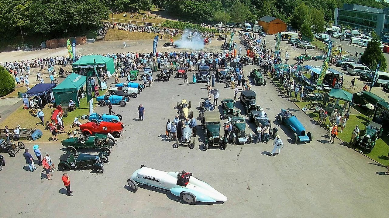 Brooklands Double Twelve 2017 The whole thing in a few minutes (Best ...