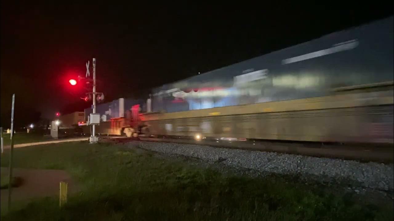 Sister Units! CSX 817 & 816 Leads I031-12 by Pembroke,NC 8/12/23 - YouTube