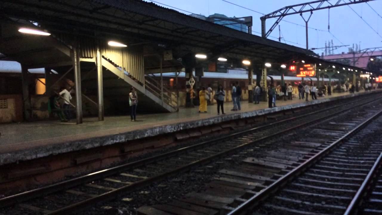 GONDA WDM-3A ROYAL MAHARAJA EXPRESS LUXURY TRAIN INDIAN RAILWAY - YouTube