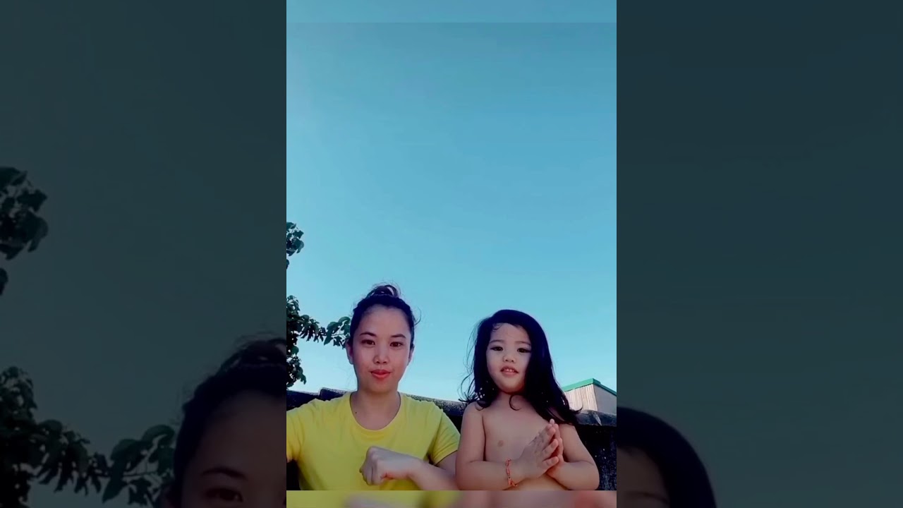 Tabbi and Taita trying Tiktok - YouTube
