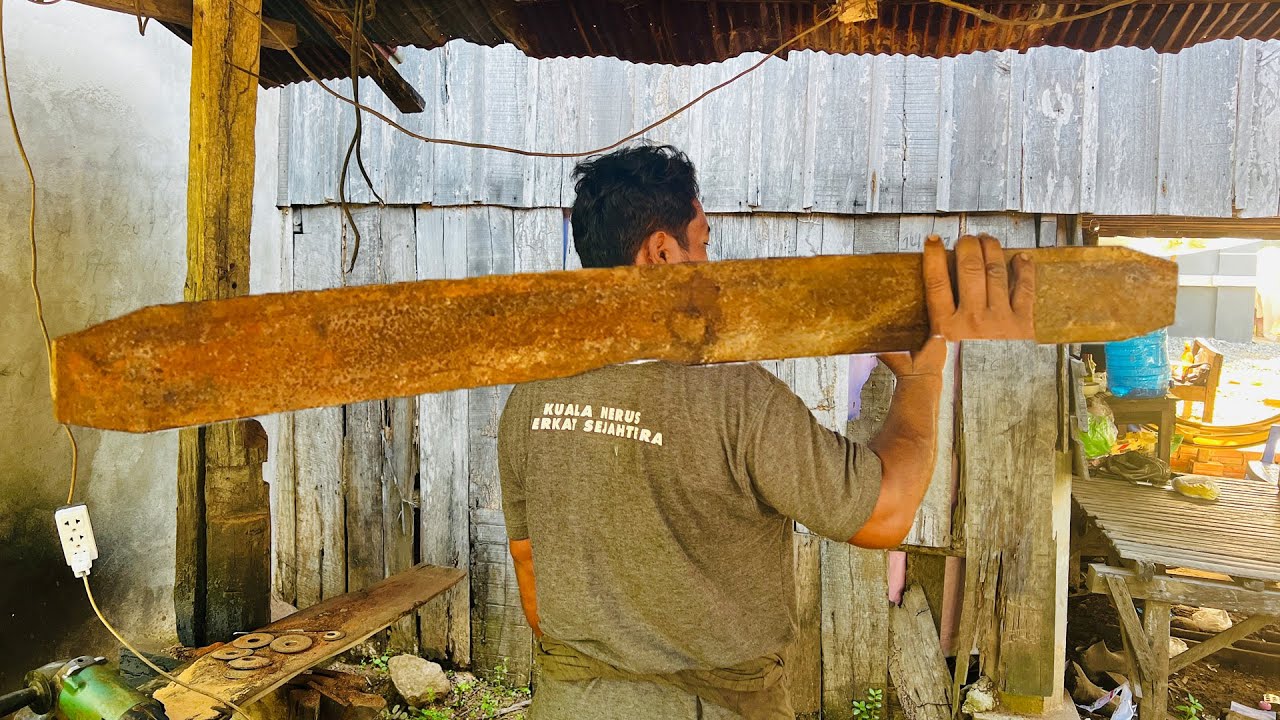 Knife Making - Forging A Powerful Long MACHETE From A Biggest LEAF ...