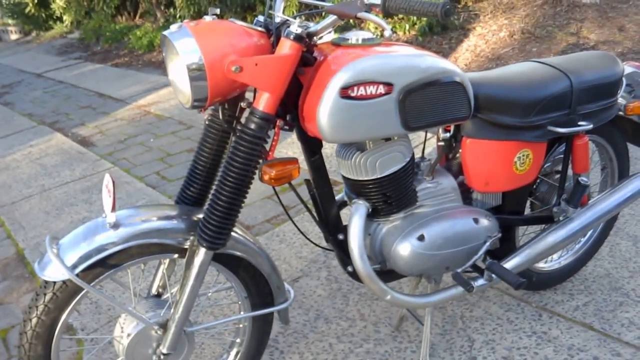 Jawa Californian 250cc motorcycle running after rebuild - YouTube