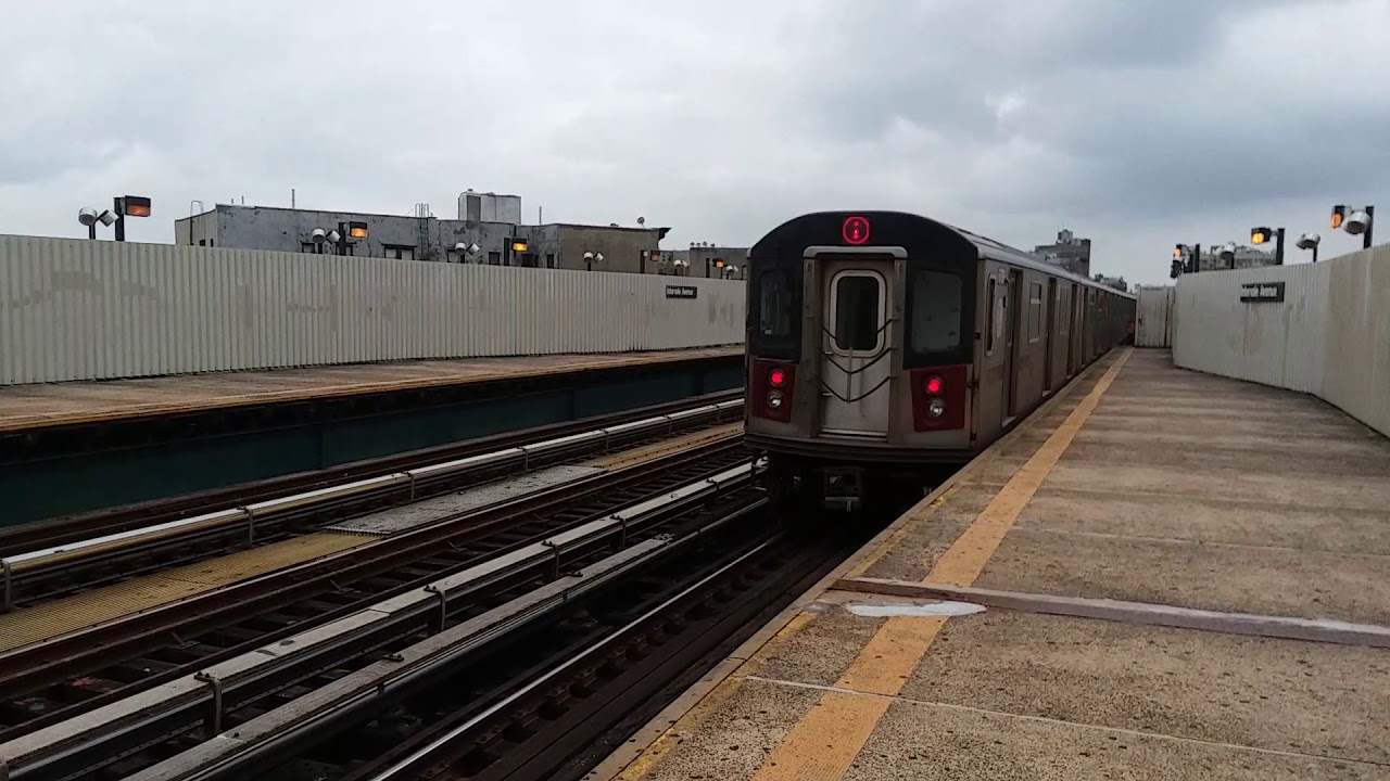 MTA New York City Subway: R142 trains at Intervale Avenue (Aug. 18 ...