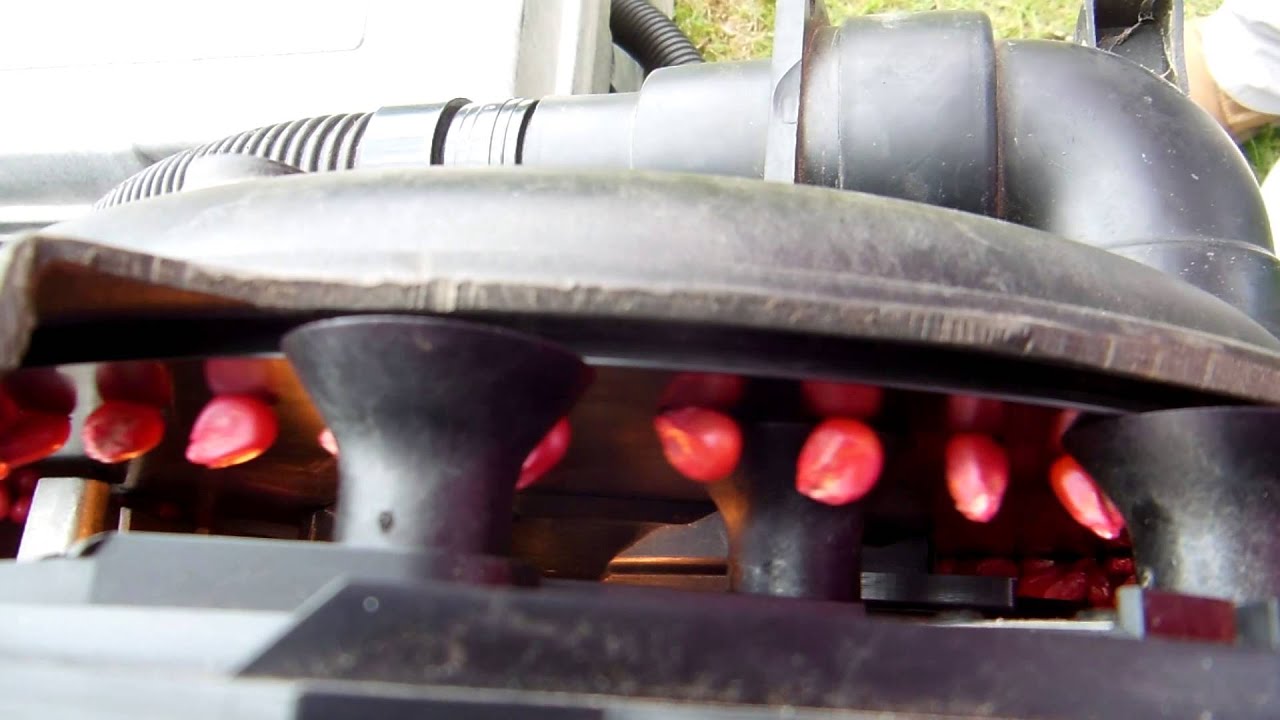 Case IH early riser row unit singulator demonstration - YouTube