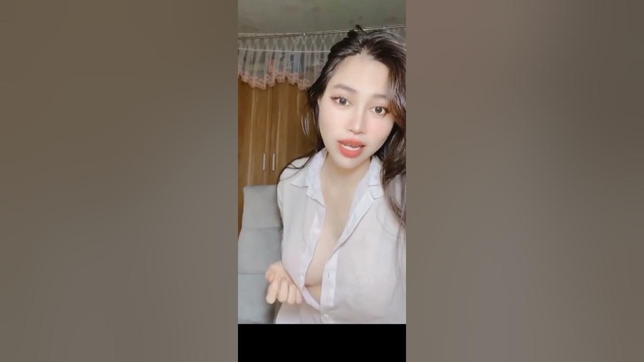 Bigo live 18+ Cewek Sange remes Tok3t - YouTube