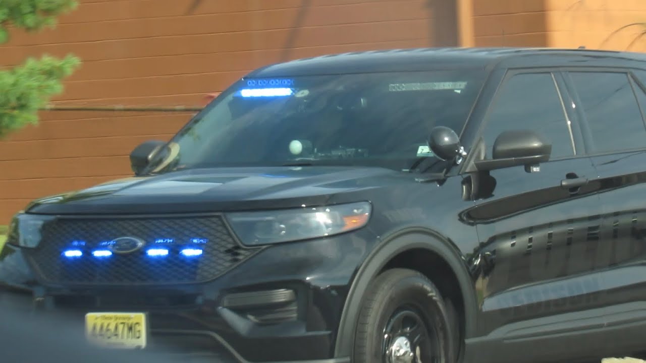 x2 Edison Police Department Units On Scene | 08-22-2023 - YouTube