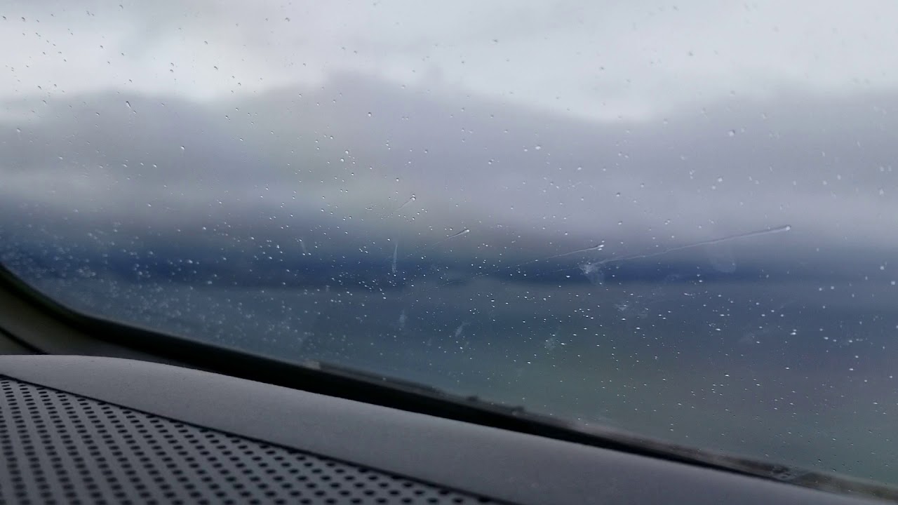 Q400 landing into YVR 08R - YouTube