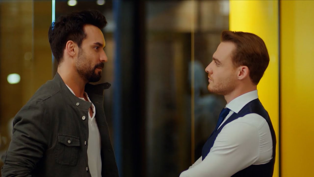 Competencia entre Efe y Serkan | ¿ Será que es Amor ? | TNT Novelas - YouTube