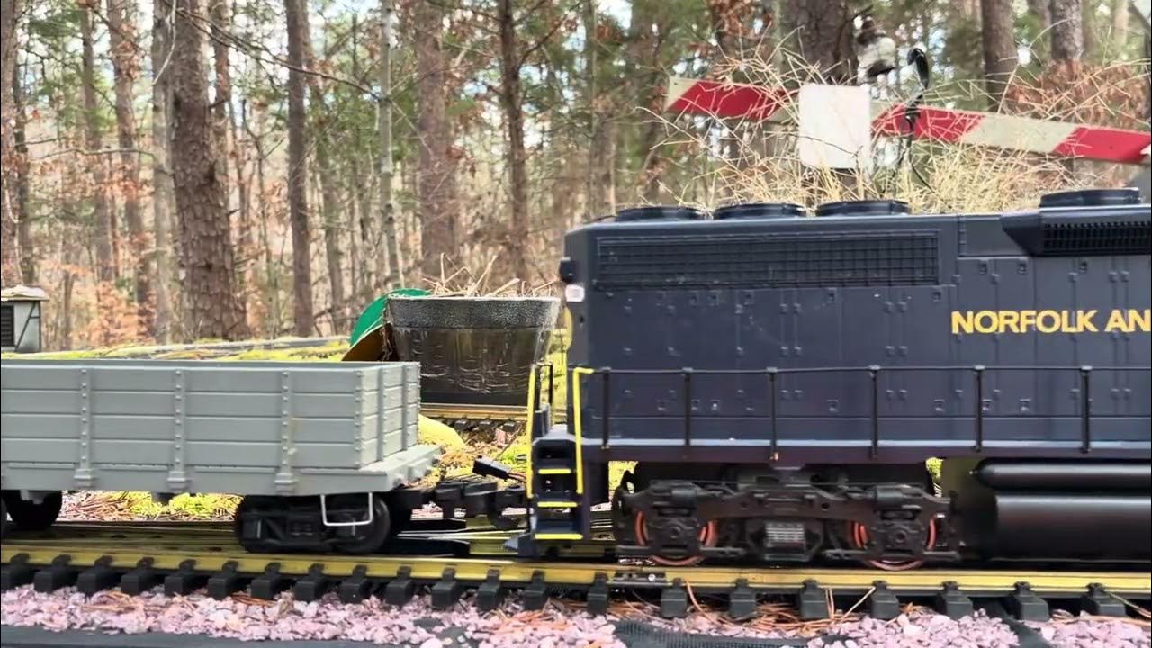 N&W GP-40 High Hood Track Inspection Train - YouTube
