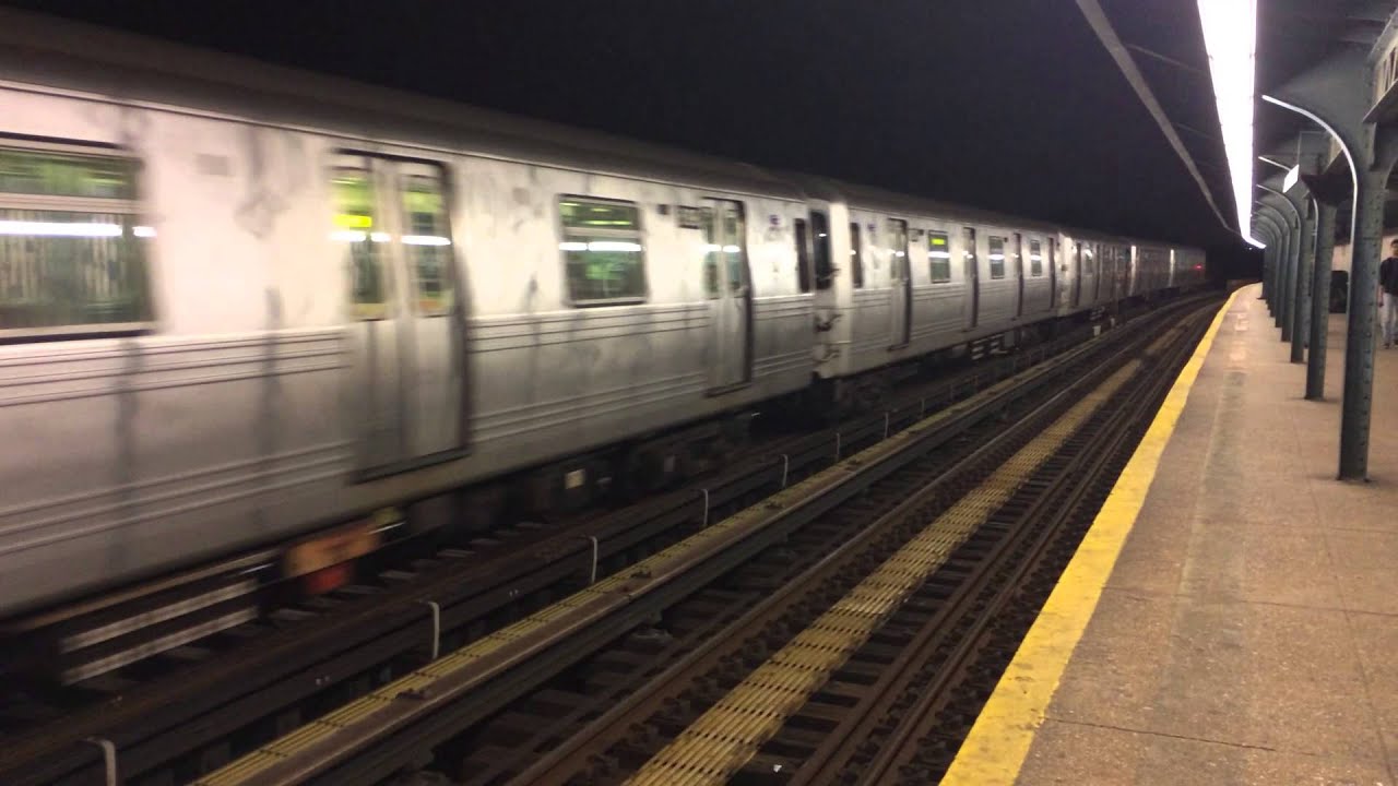 MTA NYC Subway : Howard Beach bound R46 (A) Train Passing Rockaway Blvd ...
