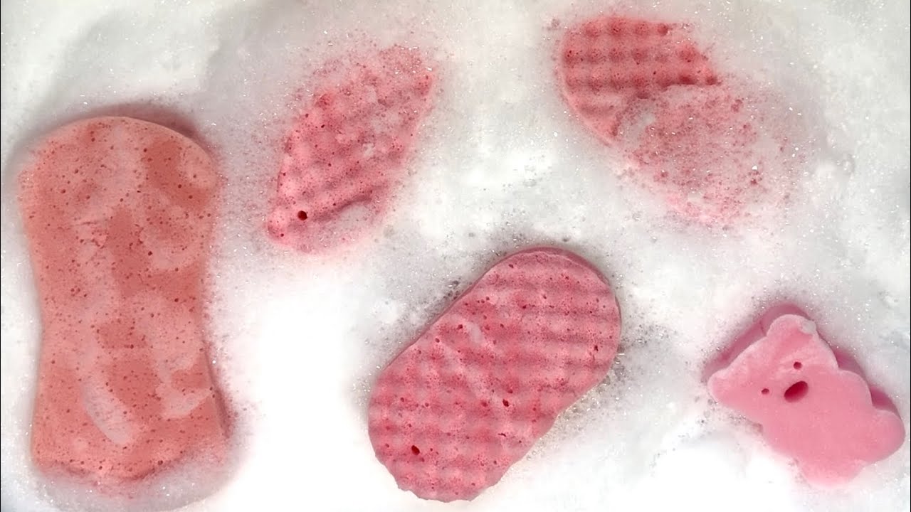 Sponge rinse-First rinse-💗💗💗🐻💗💗 (Water+Downy). #asmr #asmrsponge # ...