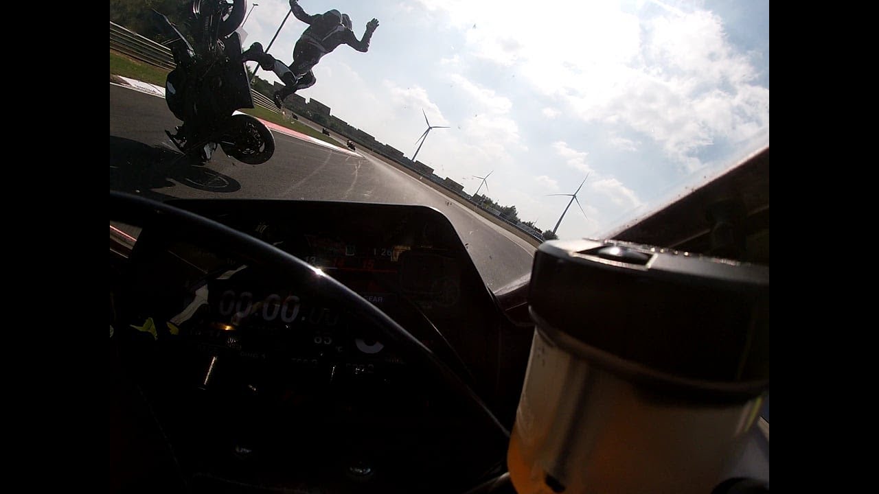 Big Yamaha R6 crash @ circuit zolder Yamaha R1 Pov - YouTube
