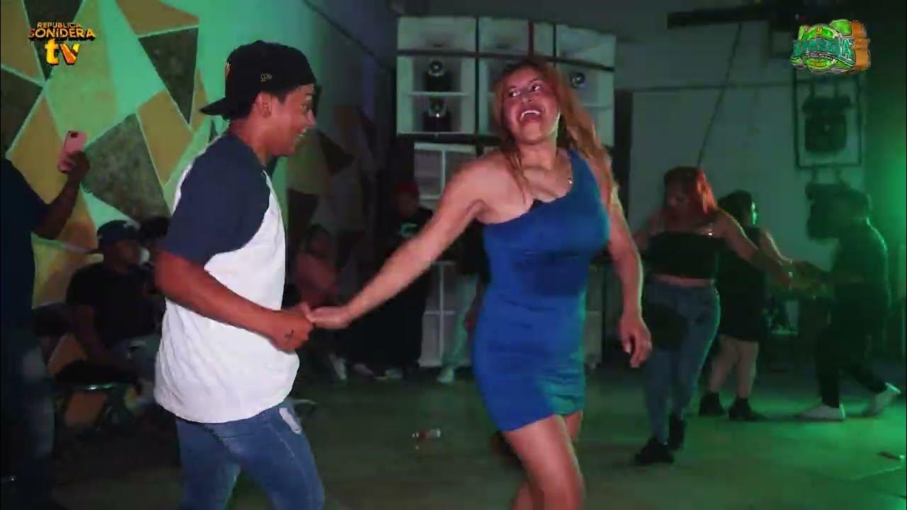La cumbia hizo historia! De las consentidas de SONIDO KARISSIA - YouTube