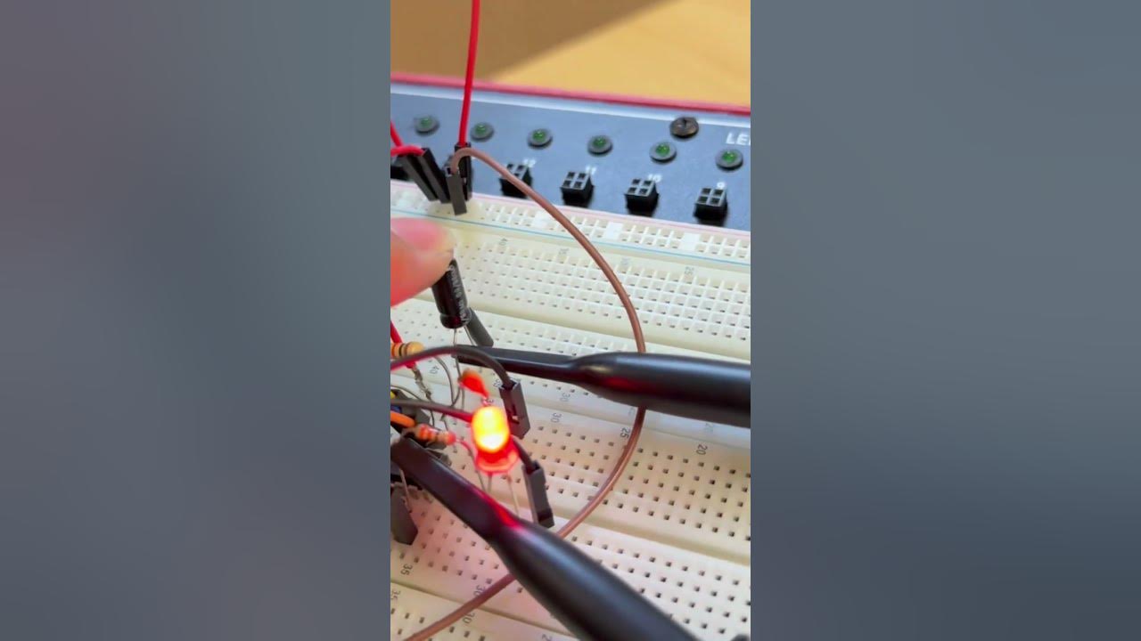 Astable Multivibrator - YouTube