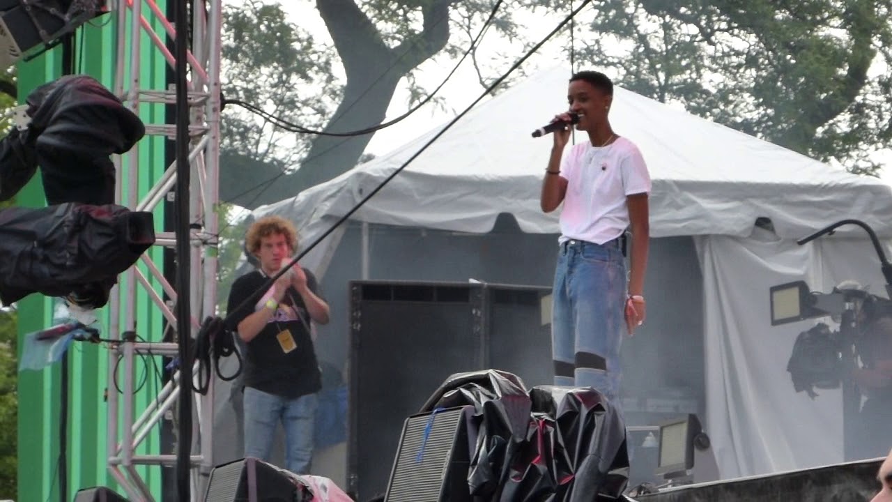 Syd - Shake 'Em Off - Pitchfork Chciago 2018 - YouTube