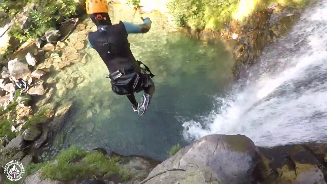 Canyoning dans la vallée de Chamonix - YouTube