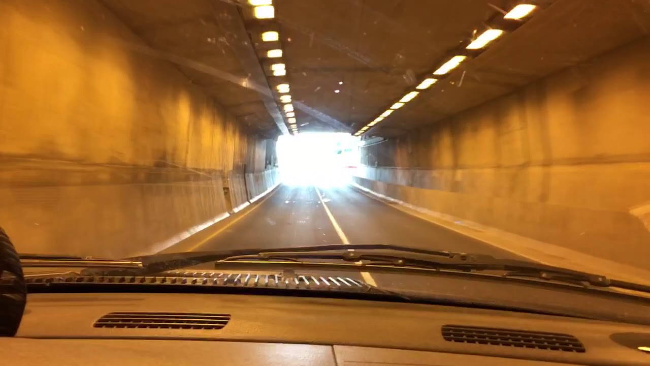 Cummins train horn in tunnel - YouTube