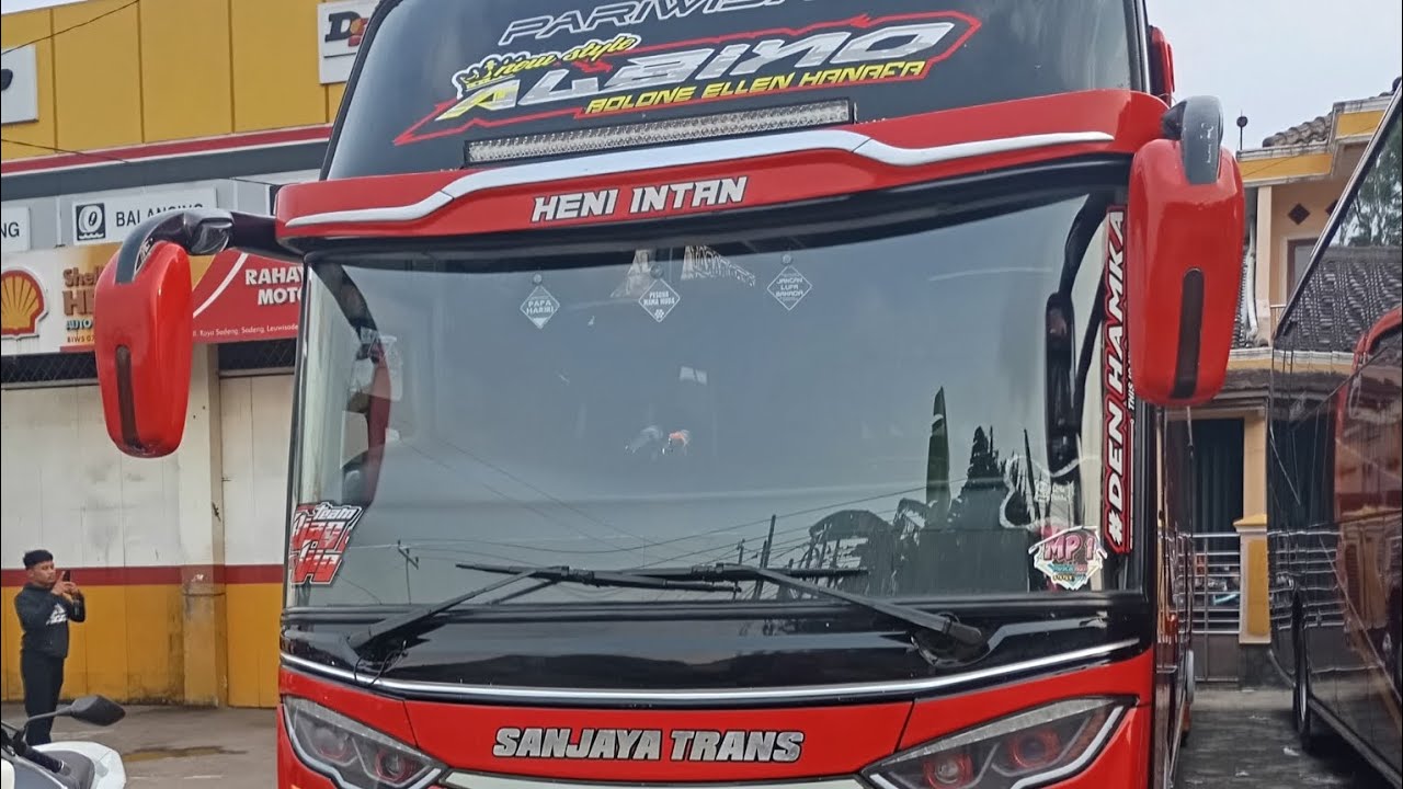 Perjalanan yang di temani bus ALBINO - YouTube