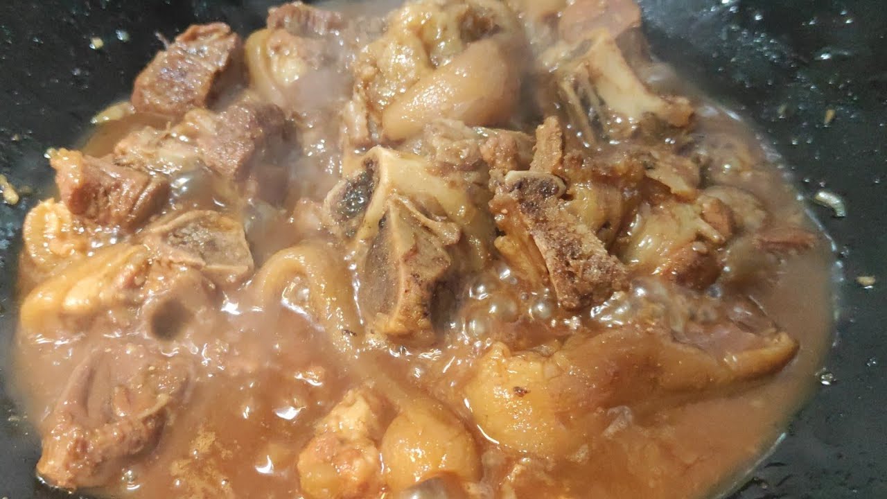 Pork knuckle in fermented bean curd sauce/sweet and sour fish Chinese ...