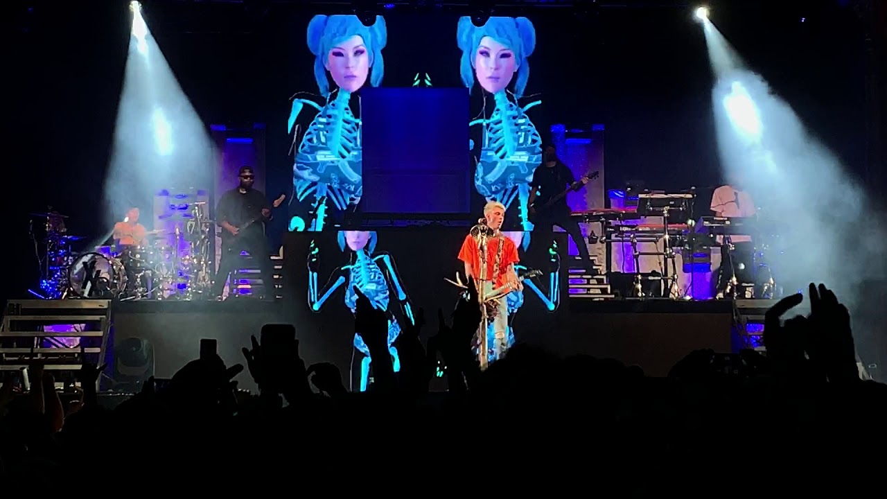 Machine Gun Kelly - Let You Go (Hotel Diablo Tour 2019 Chicago) - YouTube