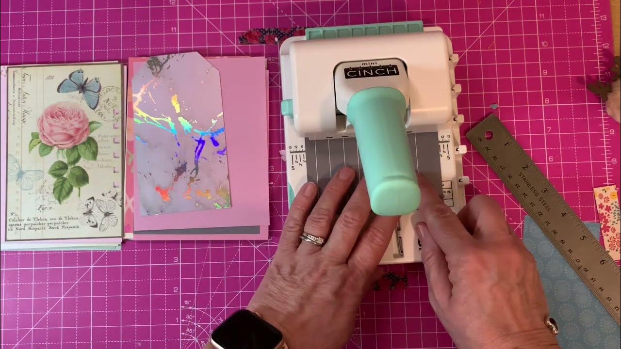 How to use the Mini Cinch (We r Memory Keepers) - YouTube