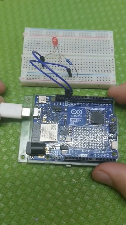 Arduino Blink. #elettronica #electronic #arduinoproject #blink #369 #viralshort - YouTube