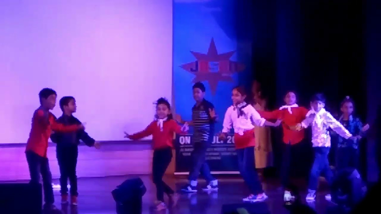 Lyrics group dance 💃 - YouTube