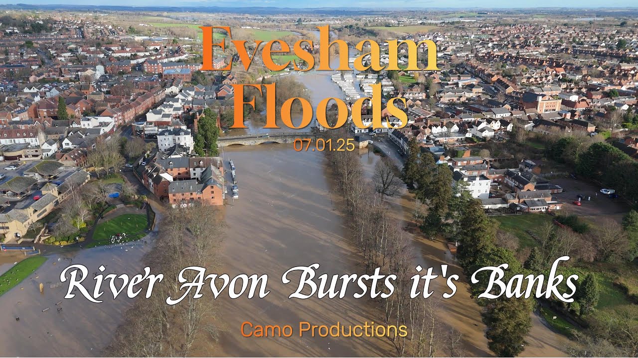 Evesham Floods: River Avon bursts it's banks - YouTube