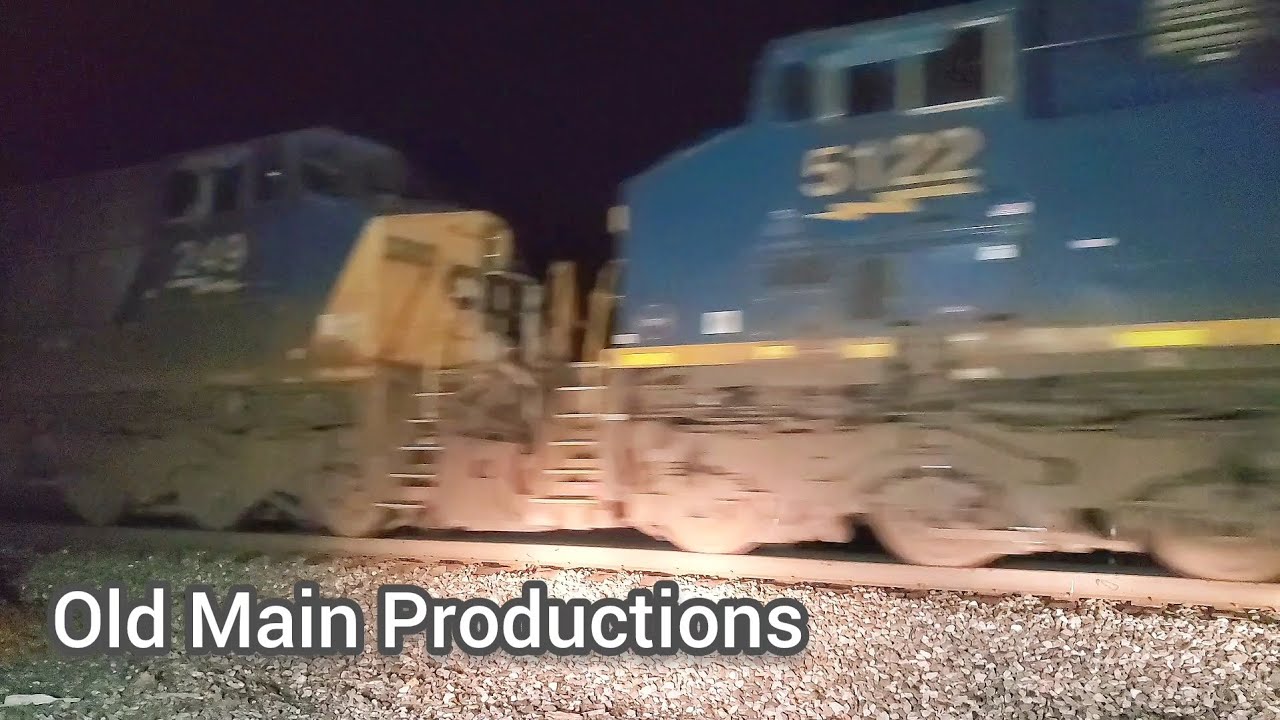 CSX westbound freight train charges up Parrs Ridge with old gondolas ...