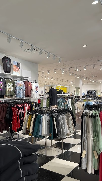 #dayinmylife Join me at Forever 21 as we shop & returning to fitness ...