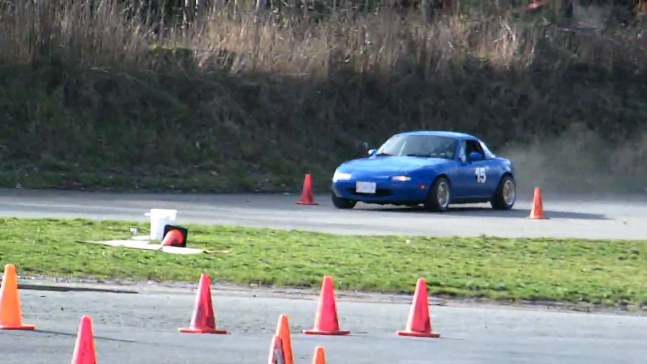 Miatas at VMSC Feb 2010 Autocross - YouTube