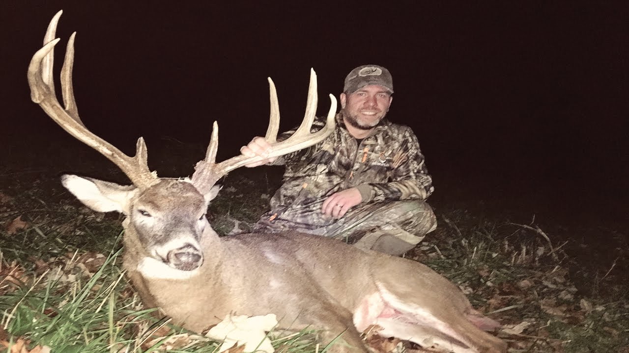 160" 8 Point WIDE BUCK | Rifle Hunt during Wind Storm - YouTube