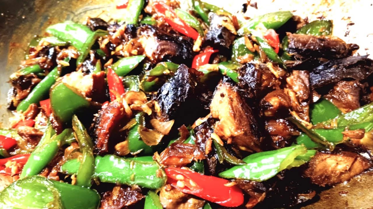 Ikan Asap Cabe Hijau Pedas || Masakan Simple Resep Kampung - YouTube