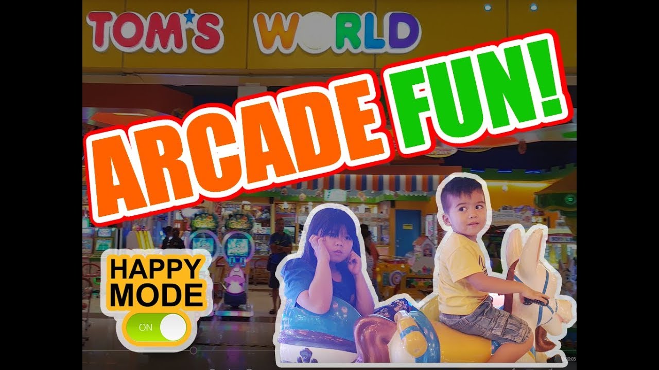 Kyle and Gabby Arcade Fun in Tom's World - YouTube