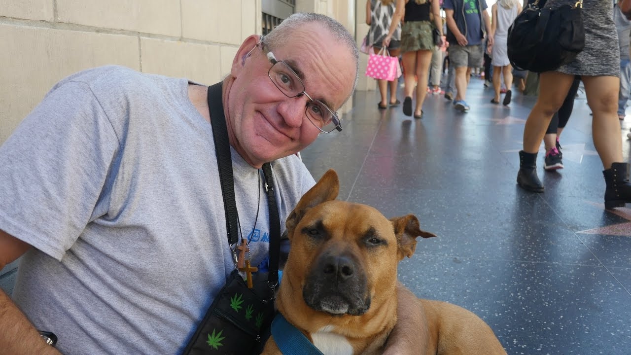 David is deaf and homeless in Los Angeles. - YouTube