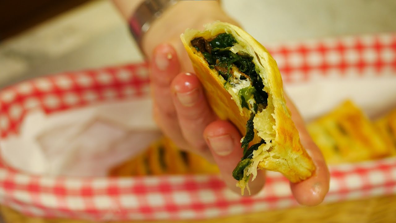 "Puff Pastry Spinach Pockets with Blue Cheese Filling" - YouTube