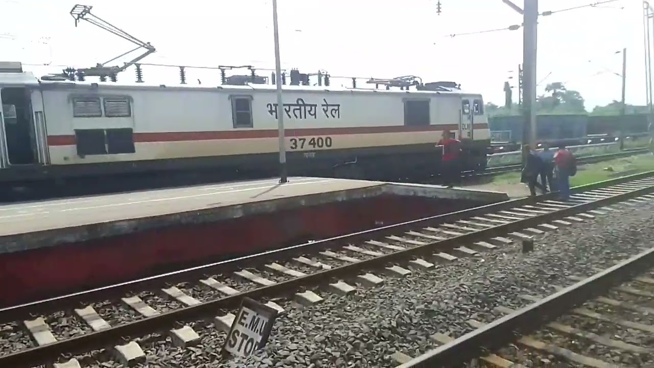 [2 In 1] Express Train Crossing To The Railroad Station. - YouTube