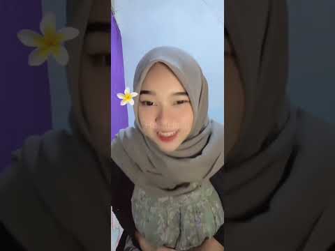 Cewek hijab imut live