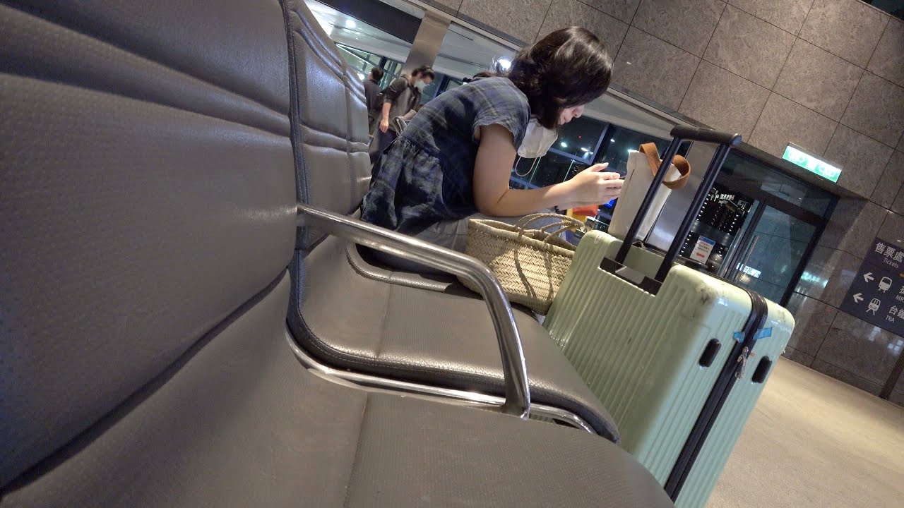 [Tinder] Waiting for Taiwan High Speed Rail train - YouTube