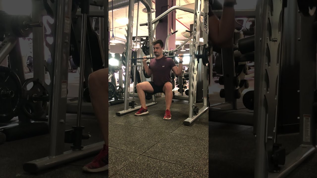 SENTADILLAS EN MULTIPOWER (Máquina Smith) || MagmoFit - YouTube
