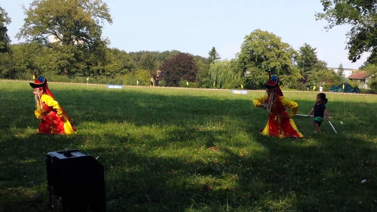 Mongol bujig Geneve naadam 2013 - YouTube