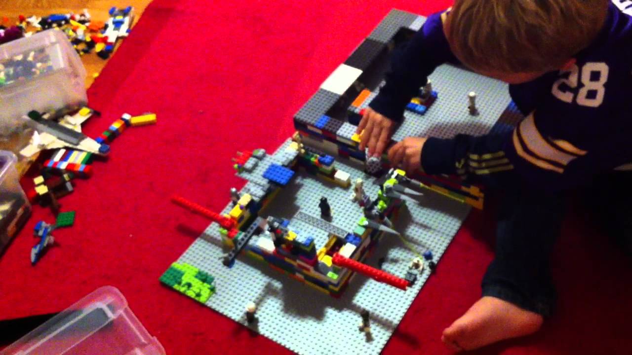 Tate's Lego Zombie Lab - YouTube