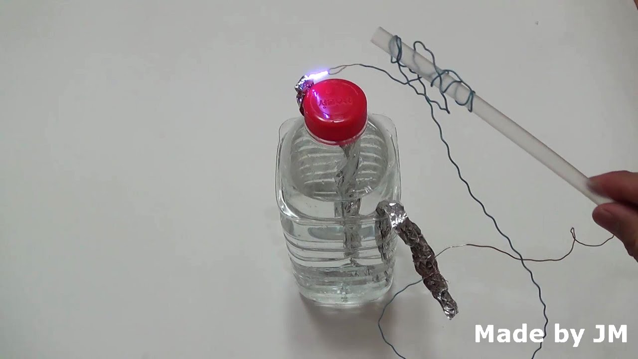 Plastic Water Bottle Capacitor (Leyden Jar) - YouTube