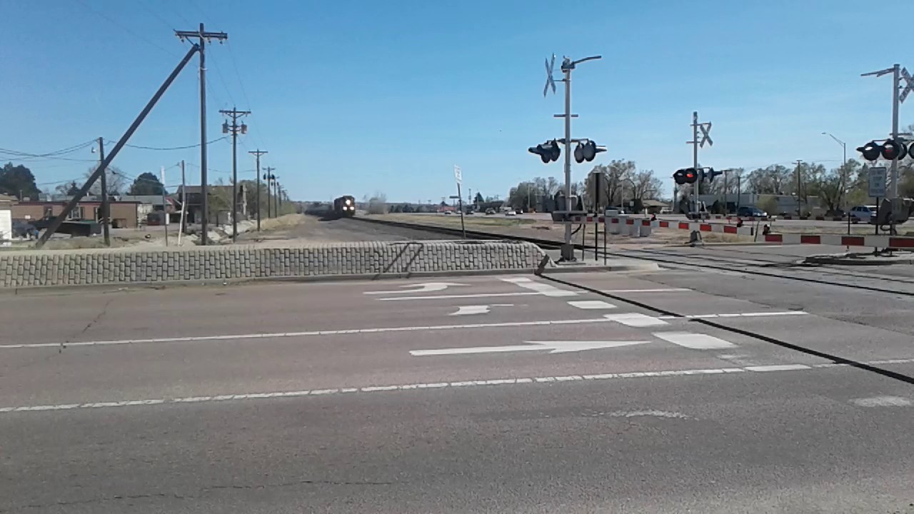 BNSF double stack train with 3 empty well cars - YouTube