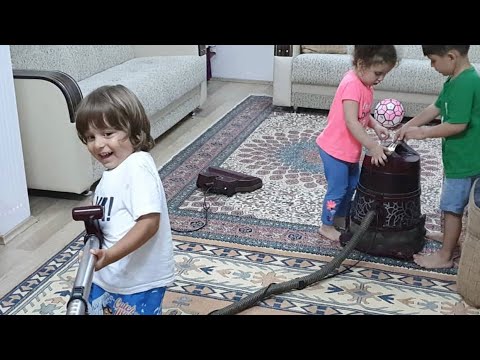 Fatih selim Yusuf ve Prenses Ela süpürge robotla topları havaya kaldırdı👻