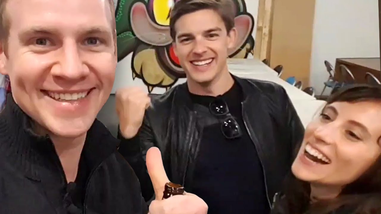 Welcoming USA YouTubers to AUS for VidCon!! - MatPat + Steph, Hank ...