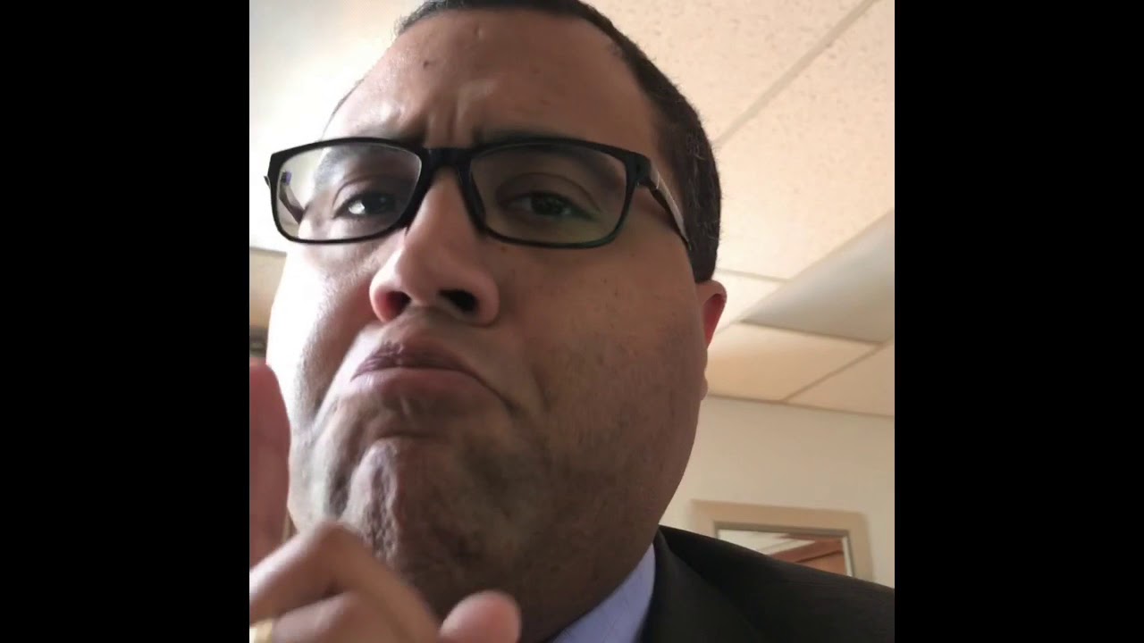 Computer scammer calls the wrong guy - YouTube